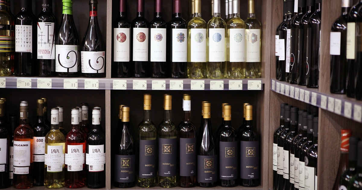 Wine Label Sizes and Shapes for Standard Bottles